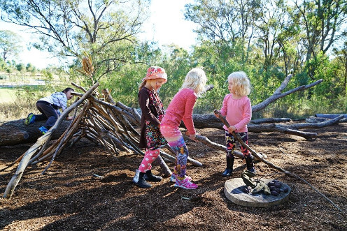 Build a cubby | Botanic Gardens of Sydney